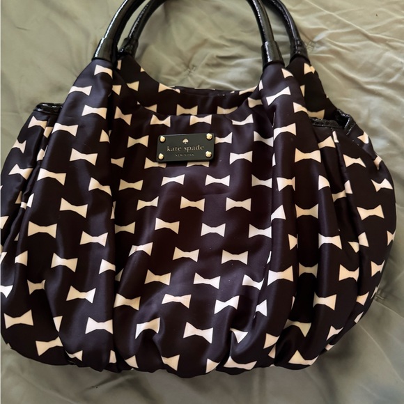 kate spade | Bags | Kate Spade Black And White Bow Pattern Shoulder Bag ...